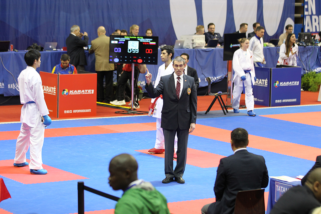 【WKF】 Cómo debe hacer la nueva regla SENSHU el árbitro /【WKF】How to do ...